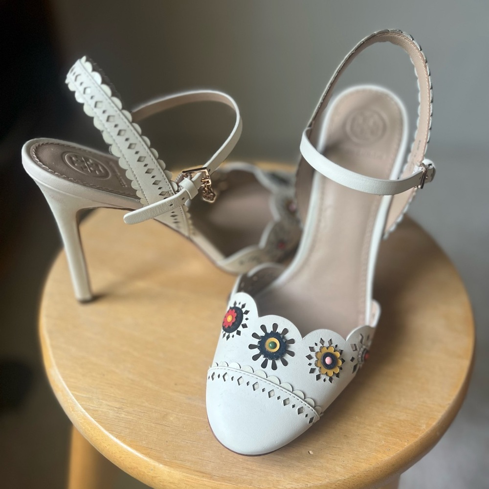 Tory Burch Bone Color Leather Floral Sling Back Pumps - Gem